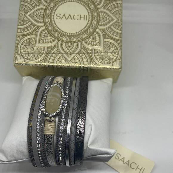 SAACHI | Jewelry | Saachi Vegan Leather Rhinestone Cotton Resin Magnet ...
